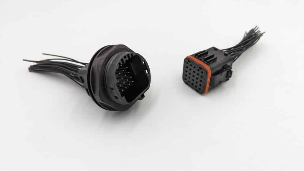 USCM Series - Harsh Environment Signal & Power Connectors - Amphenol ...